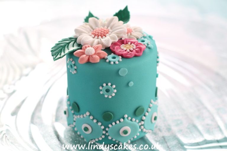 Mini cakes to inspired you by best-selling author and cake designer ...