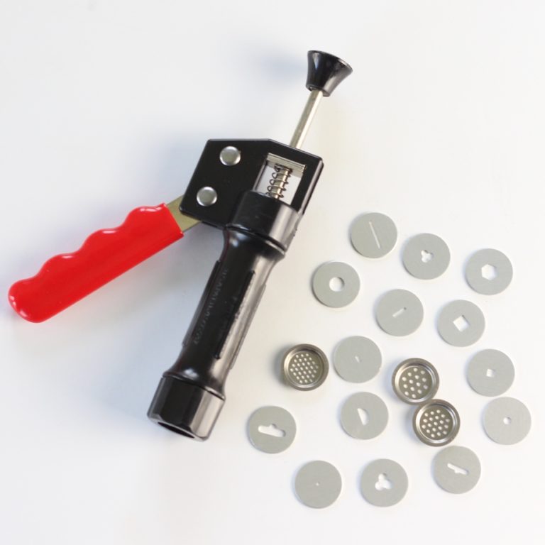 How to use a sugar shaper - sugarcraft gun - Lindy's Cakes Ltd